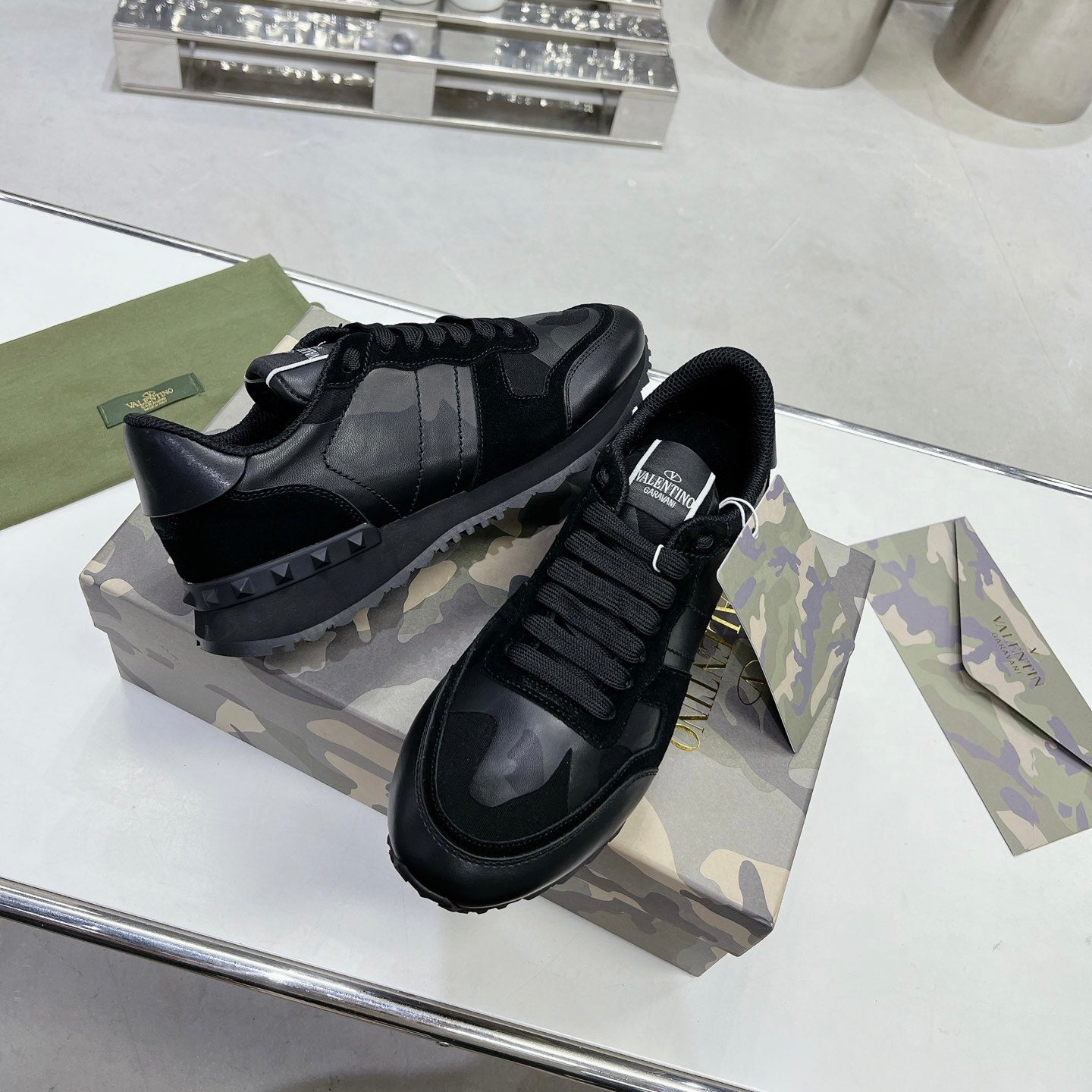 Rockrunner in Black – Repz Plug