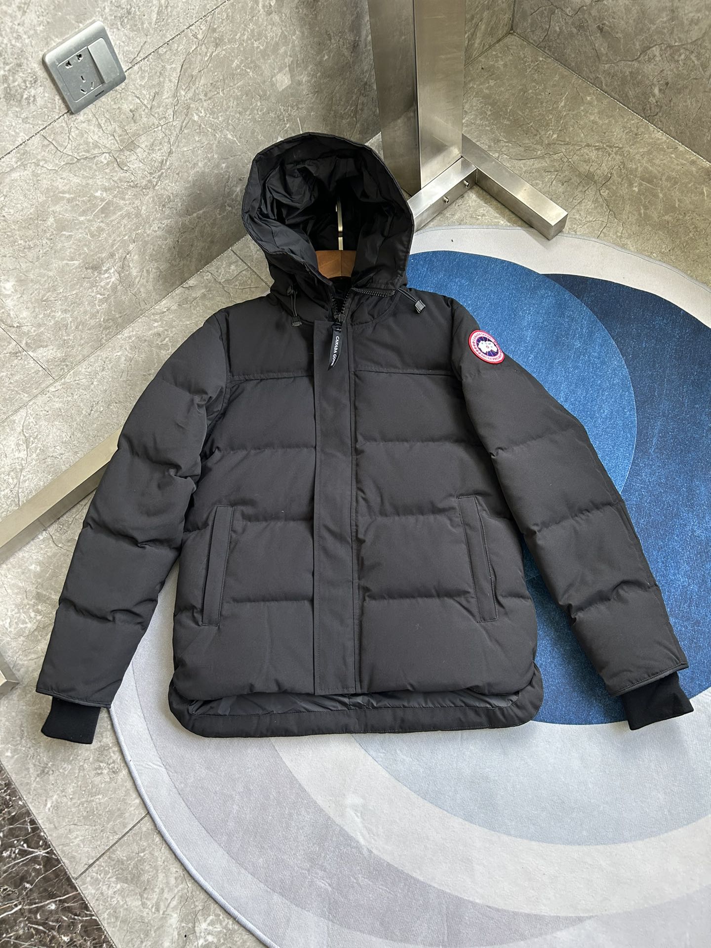 Down Jacket in Black – Repz Plug